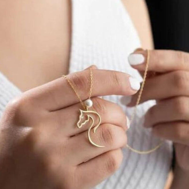 How Cold Is Too Cold for Horses to Be Outside? Winter Care Tips – Dream Horse